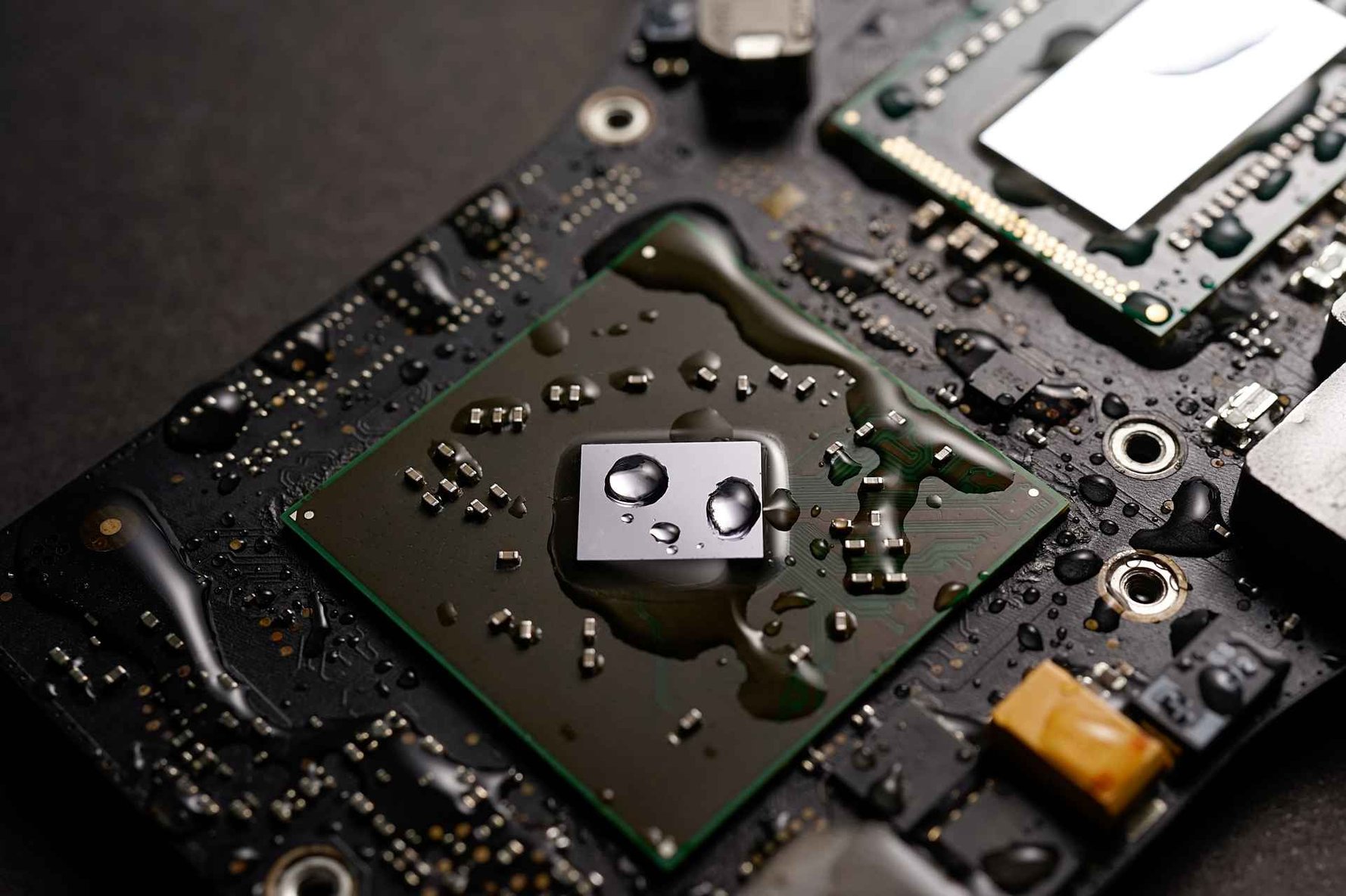 4 Tips for Waterproofing Electronic Enclosures